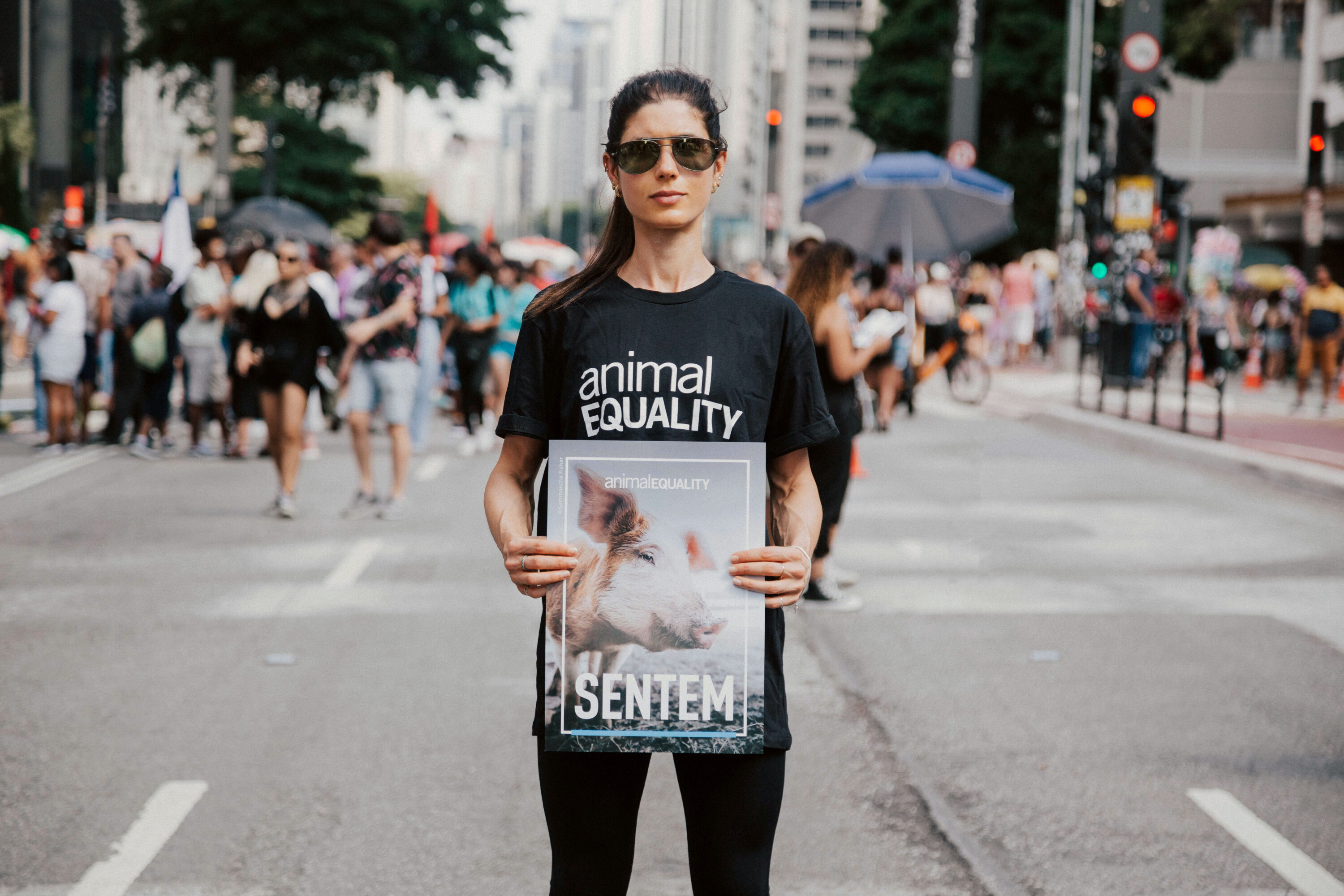 Animal Equality realiza tradicional protesto sobre o Dia Internacional ...