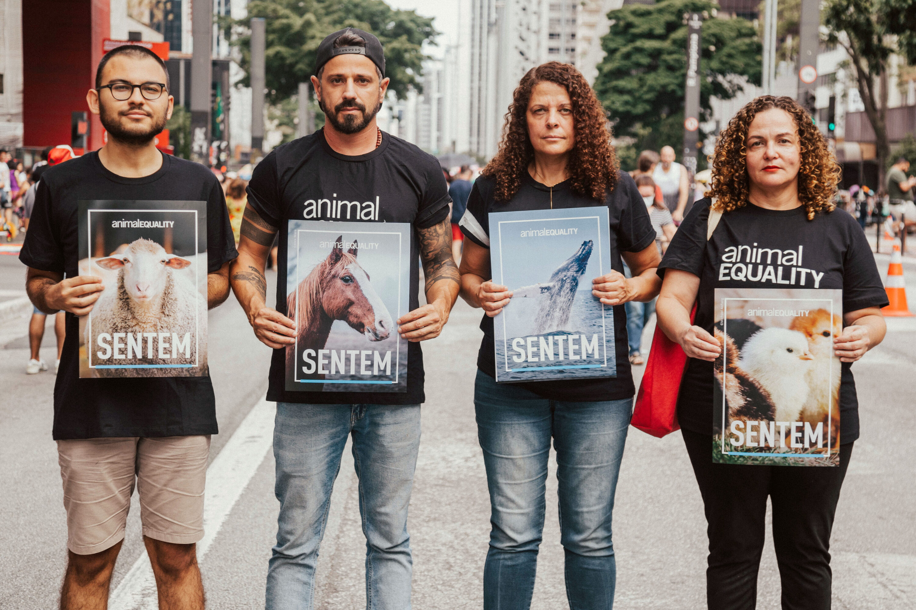 Animal Equality realiza tradicional protesto sobre o Dia Internacional ...